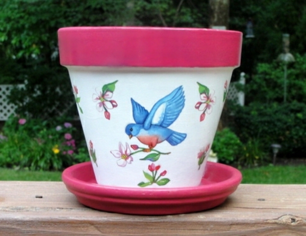 Tontöpfe bemalen, damit es hält: Die Profi-Tricks für deinen Balkon