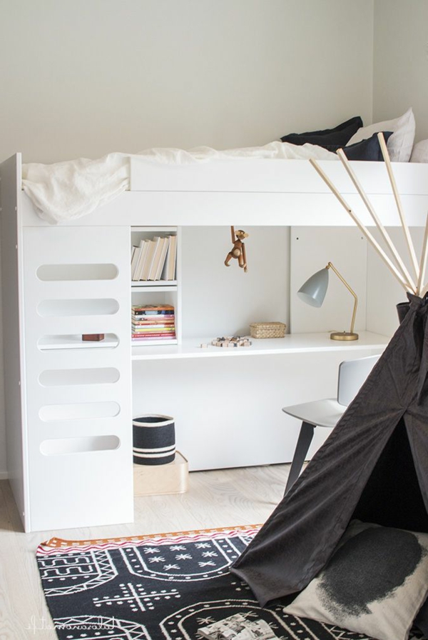 Hochbett mit Schreibtisch für das Kinderzimmer