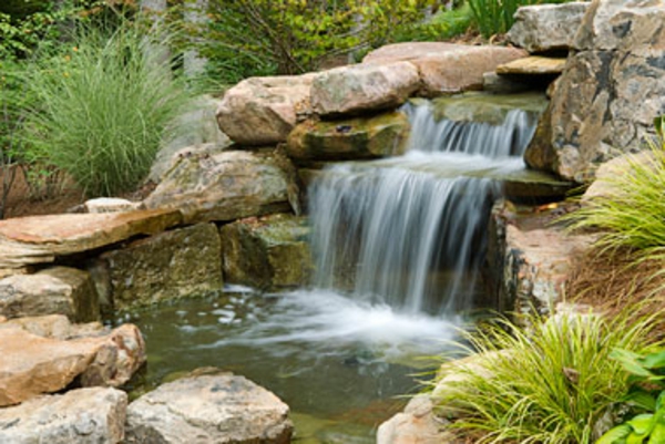 Teich mit Wasserfall: 31 tolle Bilder!