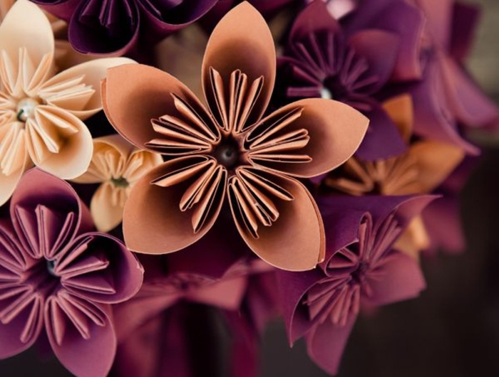 Origami-Blumen: Dein Weg vom einfachen Faltblatt zur atemberaubenden Rose