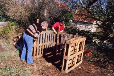 Komposter selber bauen – Anleitung in einfachen Schritten