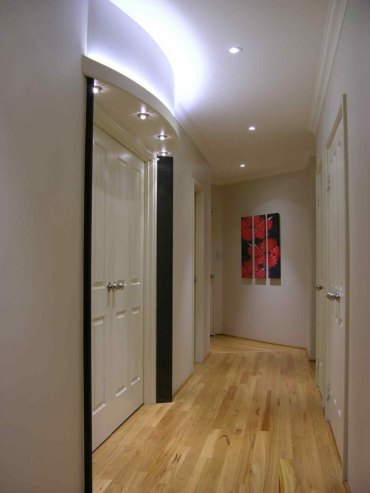 Langen Flur gestalten – nehmen Sie die Herausforderung ein