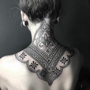 Tattoo Nacken – 60 tolle Ideen zum Stechen