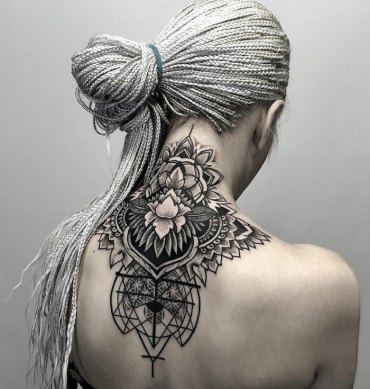 Tattoo Nacken – 60 tolle Ideen zum Stechen