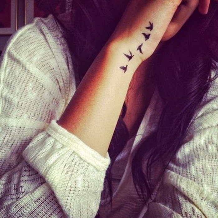 Vogel Tattoo Klein Handgelenk
