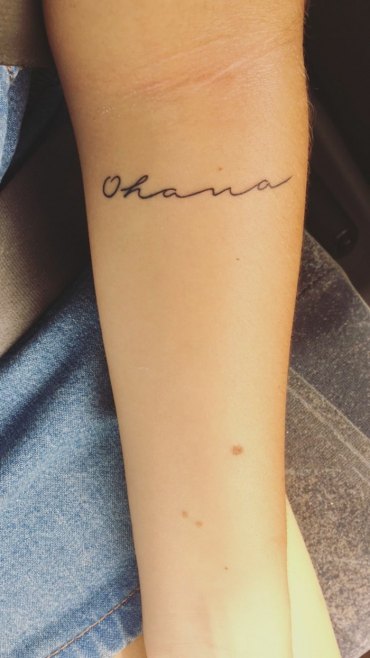 Spannende Ohana Tattoo Schriftzug Bildnull