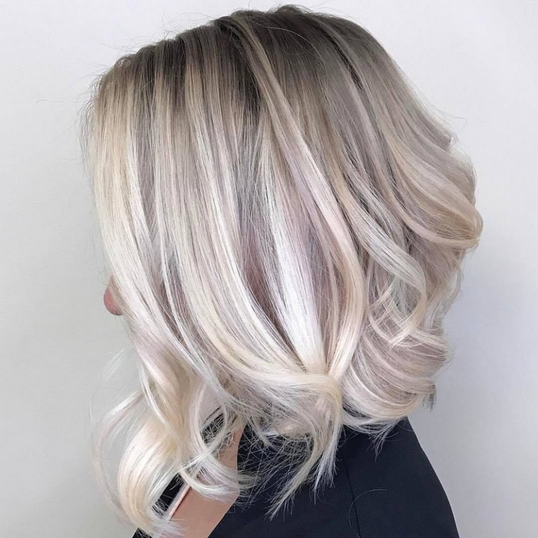 Aschblonde Haare – schick, modern und dezent