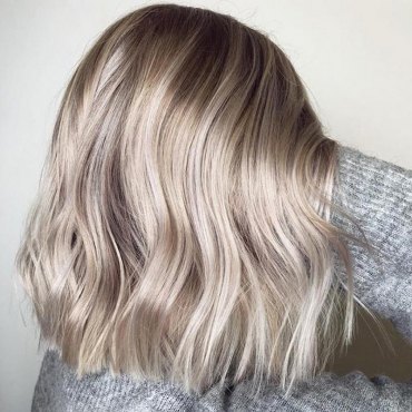 Aschblonde Haare – schick, modern und dezent