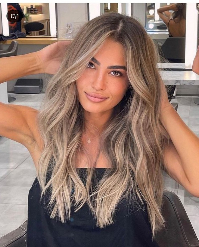 Aschblonde Haare – schick, modern und dezent