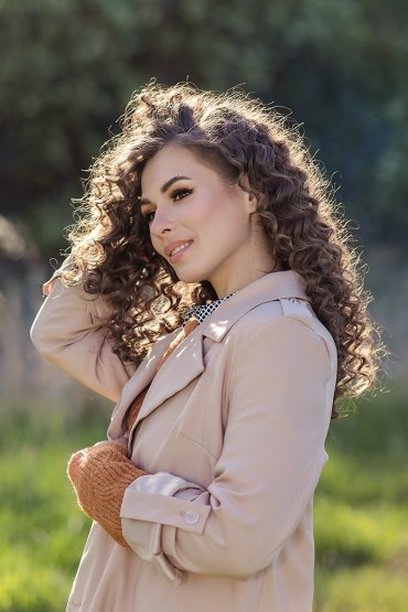 Traumhafte Bob Frisuren für mittellanges lockiges Haar und Styling-Tipps