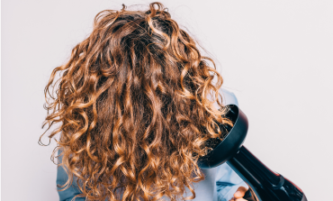 Traumhafte Bob Frisuren für mittellanges lockiges Haar und Styling-Tipps